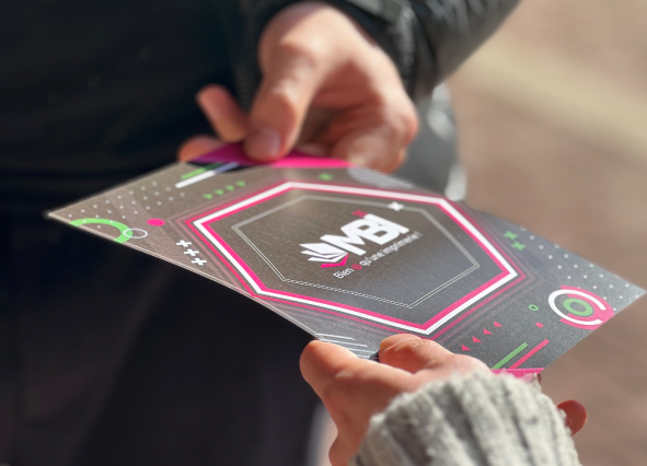 Distribution flyers en masse | Stratégie terrain efficace